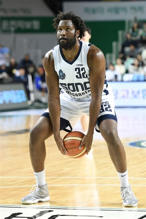 오누아쿠 성균관대와 연습경기서 왼쪽 발목 부상 Kollo