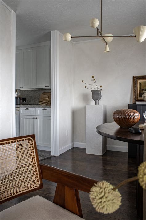 30 Best Pedestal Display Stands To Showcase Your Treasures Casa Refined