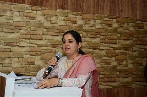 Gujarat Government Shuffles Top Ias And Irs Officers