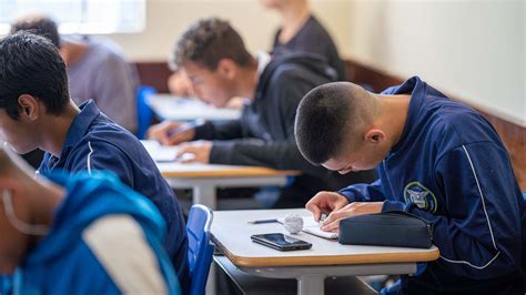 Escolas Devem Combater Discriminação Por Gênero Ou Orientação Sexual
