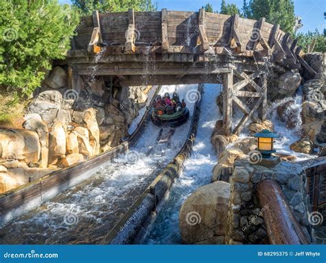 Rafters Enjoying The Grizzly River Run Disney California Adventure