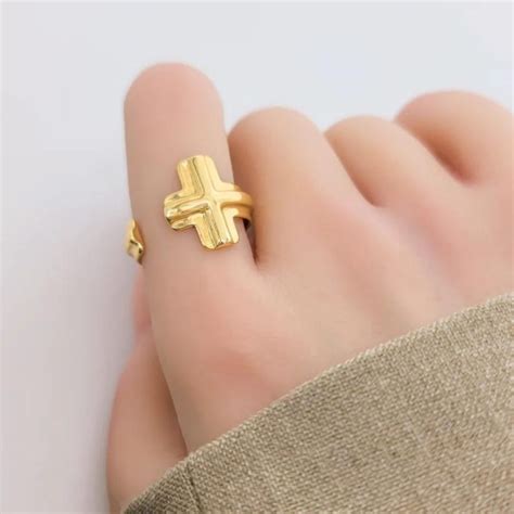 Open Front Cross Ring Gold Leaf