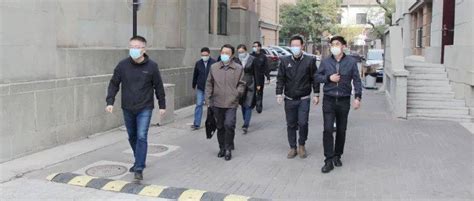 二十中学接受市教委安全生产督察组检查工作一行师生