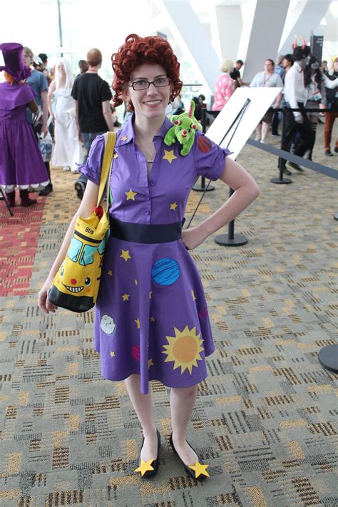 Otakon 2013 Miss Frizzle Magic School Bus By Wondeverlandcosplay On