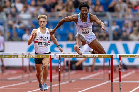 Chris Robinson Suffers X Rated Moment During Hurdles Race