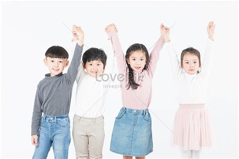 손을 잡고 행복 한 아이들 사진 무료 다운로드 Lovepik
