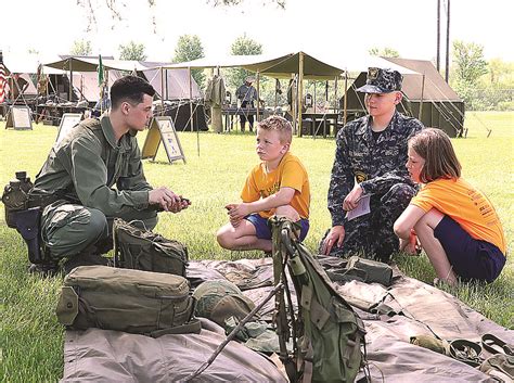 Re Enactors Give Public A Behind The Scenes Look At Being A Soldier Jefferson City News Tribune