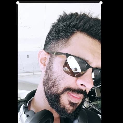 Viggy Vigneshkamath • Threads Say More