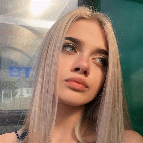 ¿no Encuentras A La Rubia Ideal Para Tu Historia ¡no Te Preocu…