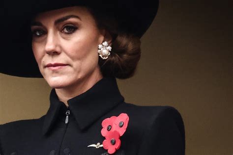 Kate Middletons Age Was The Focus Of Remembrance Day Photos