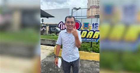 Pru15 Ahmad Idham Mengundi Di Ampang Berita Harian