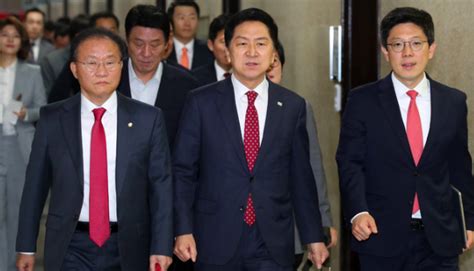 0424월 신문클리핑 이병철 기자의 뉴스를 읽다