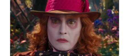 Holofote Estreia Alice Do Outro Lado Do Espelho