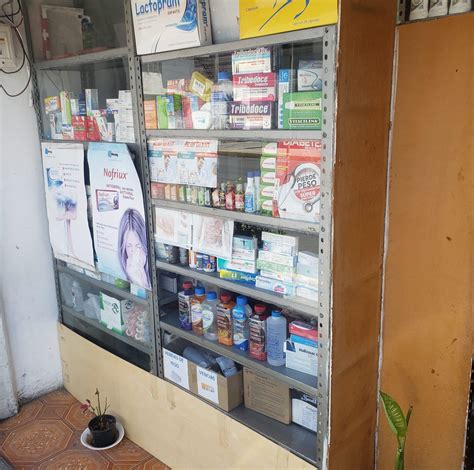 Farmacia de Genéricos Dra Claudia Quiroz opiniones fotos número de