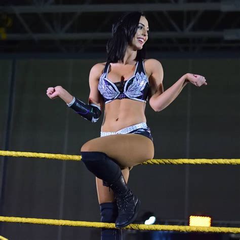 Pin By Emilio On Wwe Peyton Royce Wwe Girls Wrestling Divas