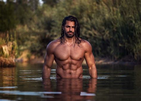 Do Girls Like Guys With Long Hair 10 Reasons They Do