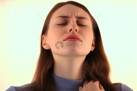 女人喉咙痛高清图片下载 正版图片600880998 摄图网