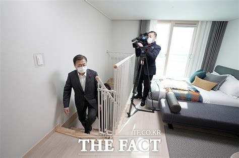 文대통령 살고 싶은 공공임대 건설2025년 240만호 달성 정치 기사 더팩트