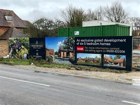 Large Scale Roadside Advertising Hoarding Roadside Advertising Property