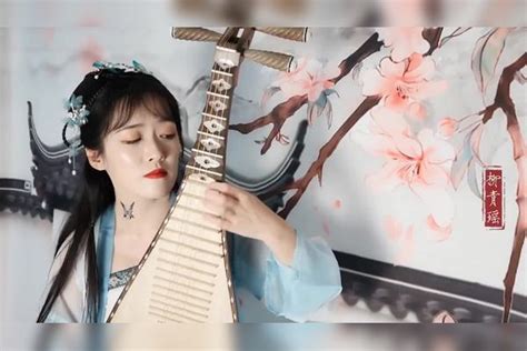 想和你喝酒是假的，余生都想醉在你心头却是真的余生