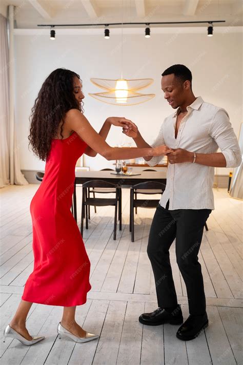 Free Photo Amateur Couple Dancing Salsa Together