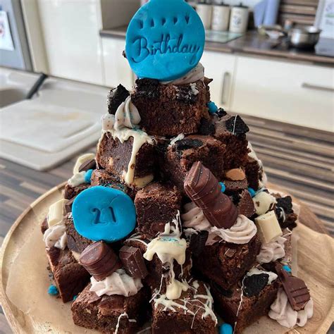 Niamhs Nibbles Celebration Brownie Cake