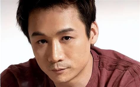 “虚竹”高虎吸毒封杀后改行送外卖！息影八年不会复出 百科ta说