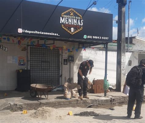 Homem Morre E Criança De Quatro Anos é Baleada Em Ataque A Tiros No
