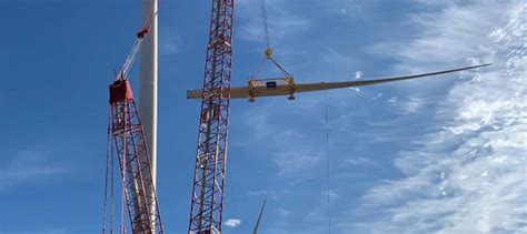 Four Manitowoc Crawler Cranes At Wind Farm In Texas