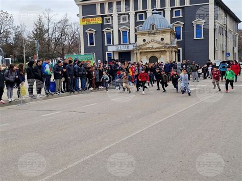 Деца и възрастни участваха в лекоатлетически крос за празника на Разград Утро