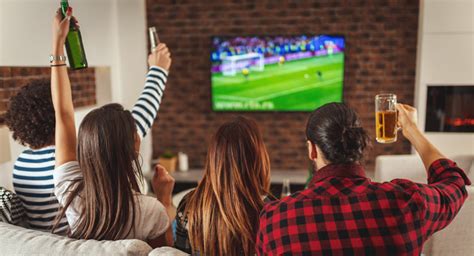 Fußball bei Frauen und Männern beliebter denn je