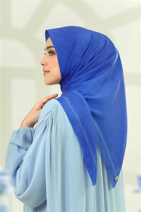 Todays Scarf Blueberry Buttonscarves