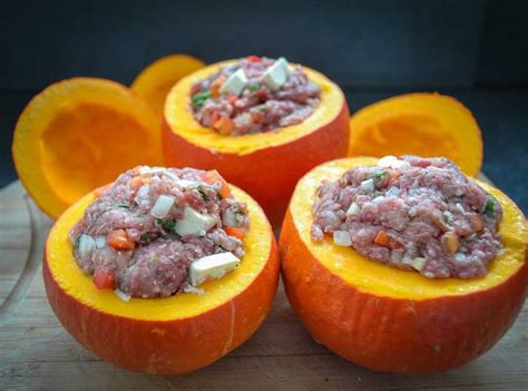 Gefüllter Kürbis mit Hackfleisch und Käse Kochen aus Liebe