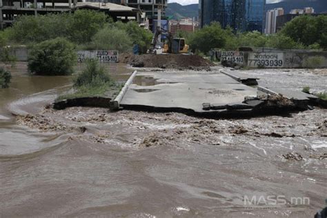 Ерөнхий сайд үер усны далан хааж барьсан барилгыг шаардлагатай тохиолдолд нураах үүрэг өглөө