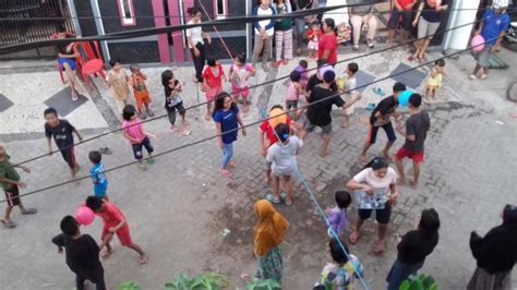 Video Lomba Joget Balon Di Lorong Momoa Makassar Tribun