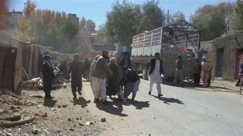انفجار خودروی بمب گذاری شده در غور، دستکم ۱۲ کشته و ۱۰۰ زخمی به جا
