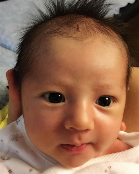 예쁘고 잘 생긴 👶🏼내아들 내아가 내꺼😎💕 나도 고슴도치 엄마😅 2주 된 신생아👼🏻