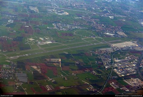 Airport photo of Verona - Villafranca (LIPX / VRN) in Italy ...