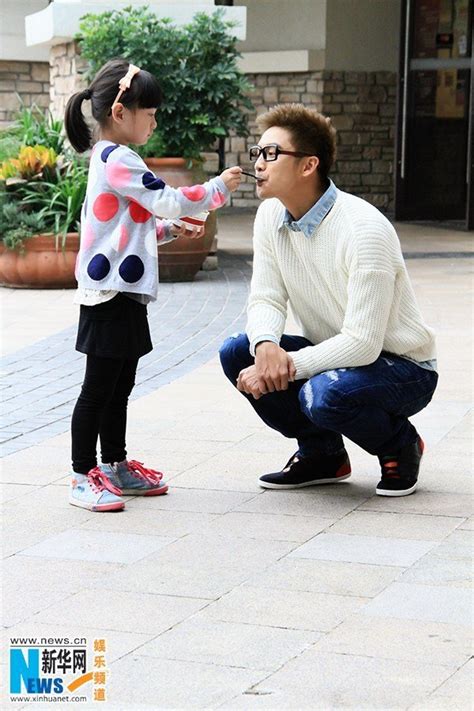 田亮携女儿亮相 父女互喂冰淇淋秀甜蜜 教育图片库 大视野 搜狐