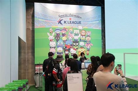 올해도 오픈런…k리그 산리오 성수 팝업 첫날부터 북새통