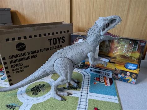 Mattel Jurassic World Super Colossal Indominus Rex Collection Only £30