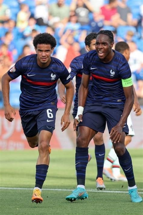 PORTRAIT Qui est vraiment Warren Zaïre Emery nouveau phénomène du