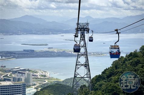 從山巔到鬧區！香港天際線賞玩路線：搭全透明纜車、在雲端裡吃晚餐、銅鑼灣隱世咖啡館看天台景色 Ftnn 新聞網