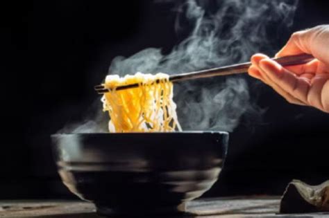 5 Tips Membuat Mie Instan Menjadi Makanan Sehat Tambahkan Sayuran