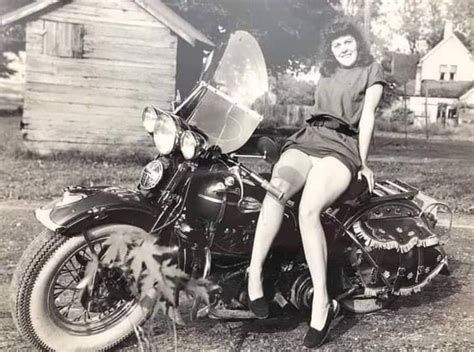 Pin By Mark Forkel On Vintage Biker Chics Motorcycle Babes Vintage