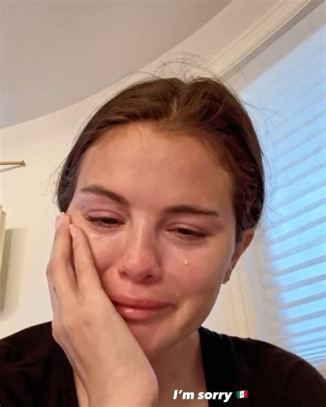 Extratv Selena Gomez Broke Down In Tears Over The Trump