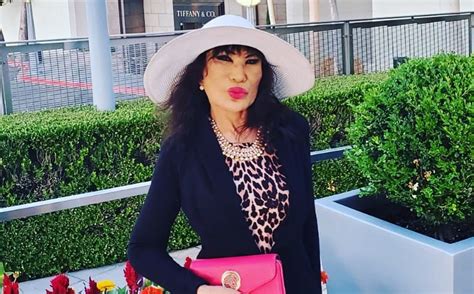 Así Lucía Lyn May Antes De Las Cirugías La Vedette Mostró Fotos Inéditas De Su Juventud
