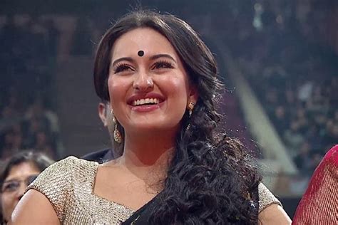 Bollywood Actress Saree Collections Bollywood Actress Sonakshi Sinha