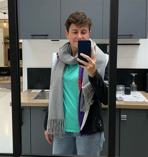 ‎سحر طوسی‎ ‎و بعد از پونزده ساعت رسیدم مجری میگه شرکت‌کننده‌ای از ایران سحر طوسی You Are An