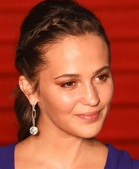 Alicia Vikander Inspira La Trenza De Invitada Más Estilosa